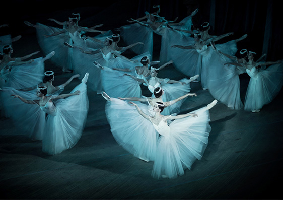 Giselle by The Ballet of The National Opera of Ukraine - Théâtre des ...