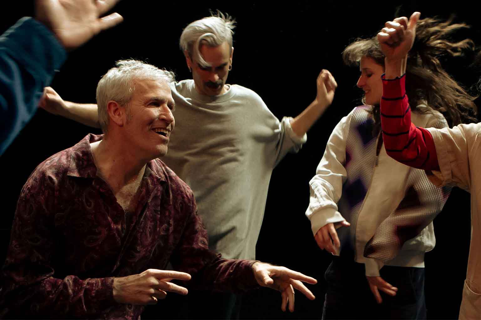 Kiss the One We Are by Daniel Linehan - Chaillot National Dance Theatre ...