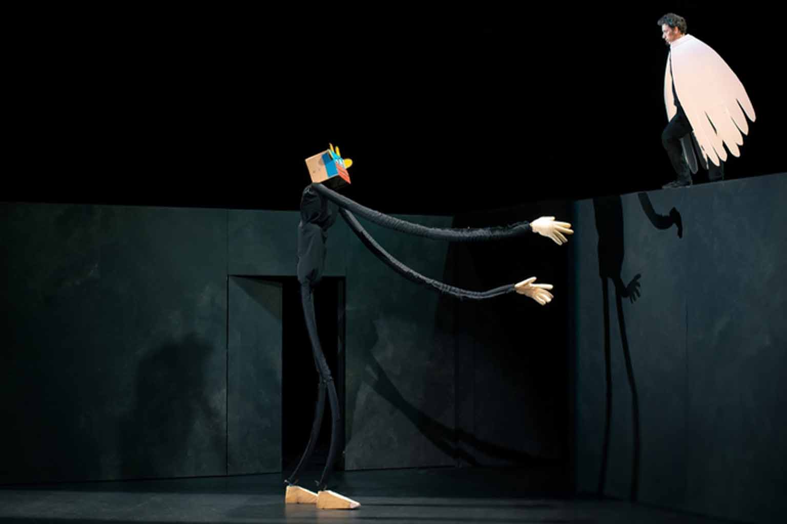 Vers les métamorphoses by Étienne Saglio - Théâtre du Rond-Point ...