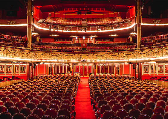 Les Folies Bergère - Theatre in Paris - Shows & Experiences