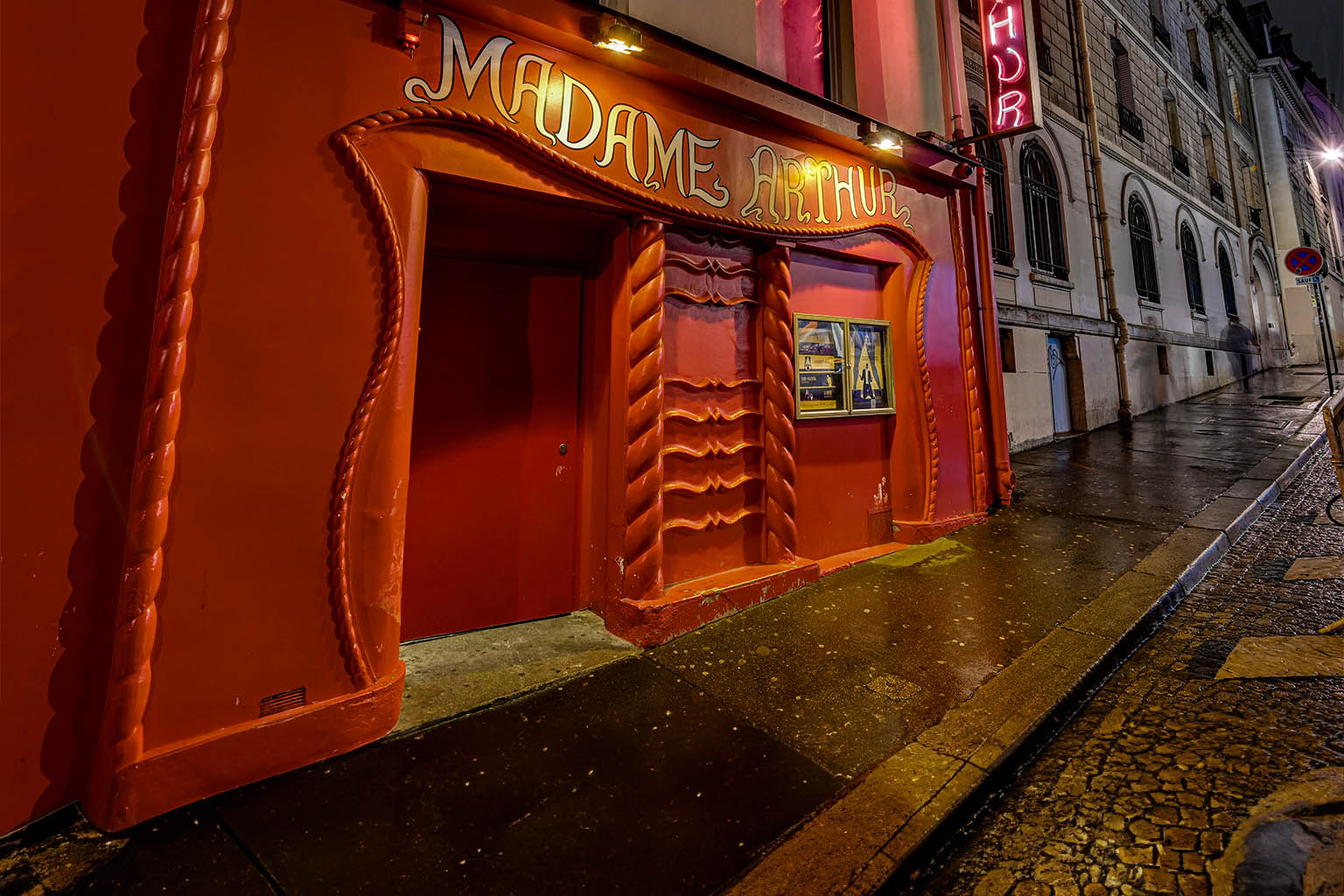 Madame Arthur - Theatre in Paris - Shows & Experiences