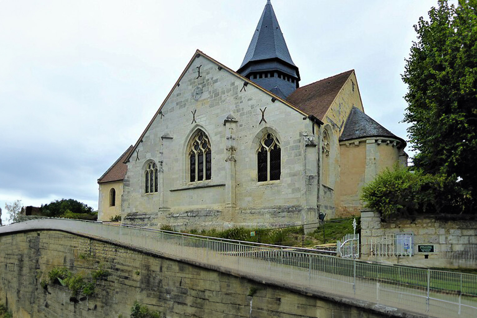 Sainte-Radegonde Church - Theatre in Paris - Shows & Experiences